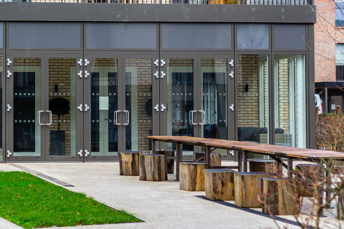 Woodside Square — Information and contacts